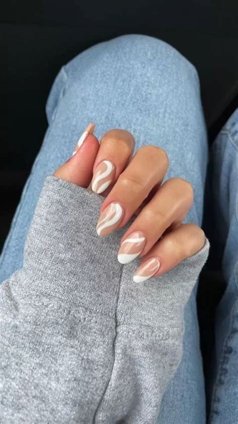 That Girl Clean Girl Manicure Idea Pin By Kassie Alexis Nagels Ovale