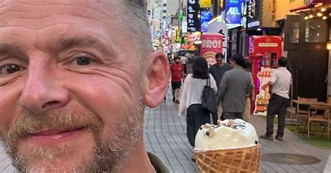 ‘미션 임파서블 사이먼 페그 한국서 휴가 중 깜짝 셀카 공개 ‘미션 임파서블 사이먼 페그 한국서 휴가 중 깜짝 셀카 공개