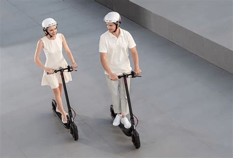 Купить в магазине Электросамокат Xiaomi Electric Scooter 4 Pro DDHBC20NEB
