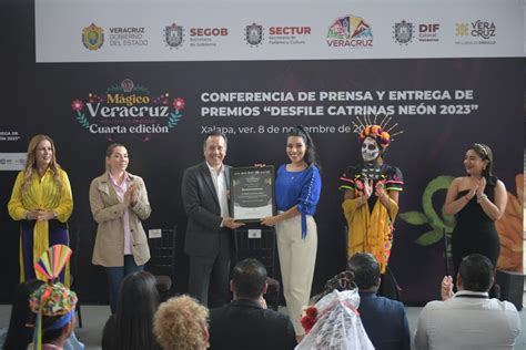 Premian a ganadores del Desfile de Día de Muertos Néon 2023 el de