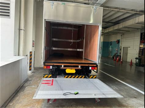 Hino 14ft Box Lorry W Tailgate Class 4 Cars Commercial Vehicles