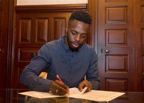 رسمی؛ اینیاکی ویلیامز قراردادش با اتلتیک بیلبائو را تا سال ۲۰۲۵ تمدید کرد طرفداری