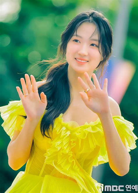 [움짤] 김혜윤 임솔만 바라봐 해바라기 드레스