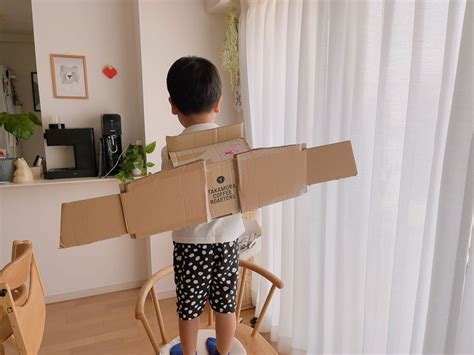 トイストーリーを始めてみてバズが大好きになった4歳長男に バズの翼を のびます むげんのかなたへさぁいくぞ