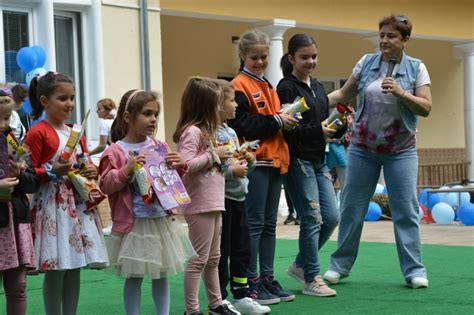 Децата на Вършец отпразнуваха 1 юни със забавно детско шоу снимки