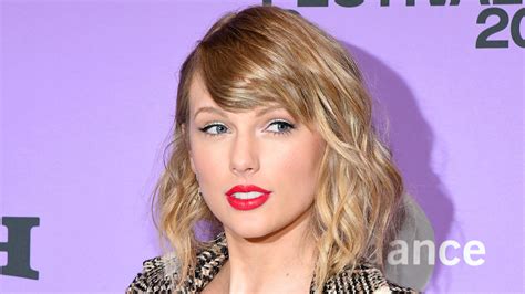 The Real Meaning Behind Taylor Swifts No Body No Crime Lyrics