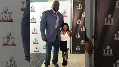 The Odd Couple Shaquille O Neal Towers Over Simone Biles As They Pose