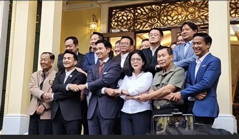 ชื่นมื่น ภาพแรก 6พรรคร่วมจัดตั้งรัฐบาล พิธา พูดสั้นๆ ทุกอย่างเรียบร้อยดี