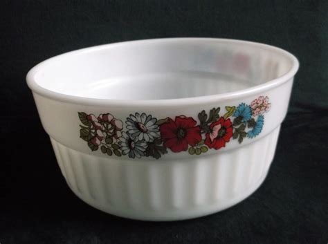 Large Vintage Pyrex Poppy Fluted Casserole Or Stew Pot Etsy