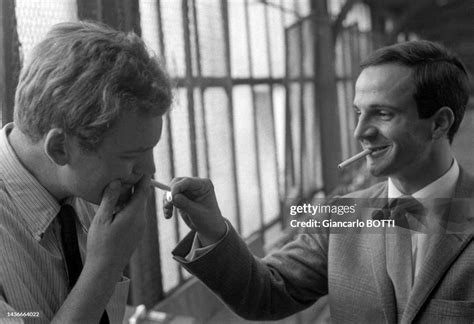 François Truffaut Allume Une Cigarette Au Réalisateur Jean Louis News Photo Getty Images