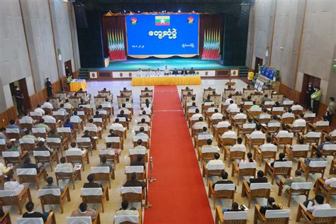 နိုင်ငံတော်စီမံအုပ်ချုပ်ရေးကောင်စီအဖွဲ့ဝင်များနှင့် ပြည်ထောင်စုဝန်ကြီးမ