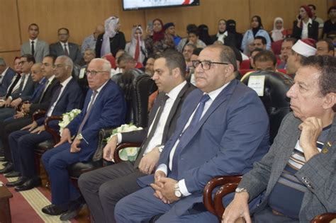 محافظ بورسعيد يعقد مؤتمراًشعبياً احتفالاً باليوبيل الذهبى لنصر