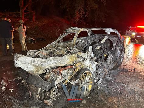 Carro pega fogo e motorista morre carbonizado após colisão traseira de