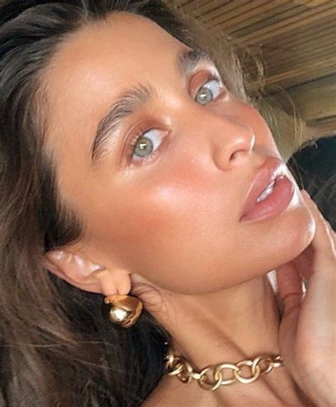 Pin By Cassidy Dykes On Beaut Sunkissed Makeup Bronze Makeup Look Glowing Makeup