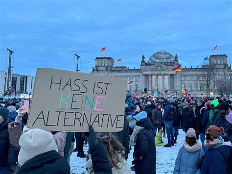 Bei Toll Collect Arbeiten Menschen Mit Unterschiedlichen Hintergründen