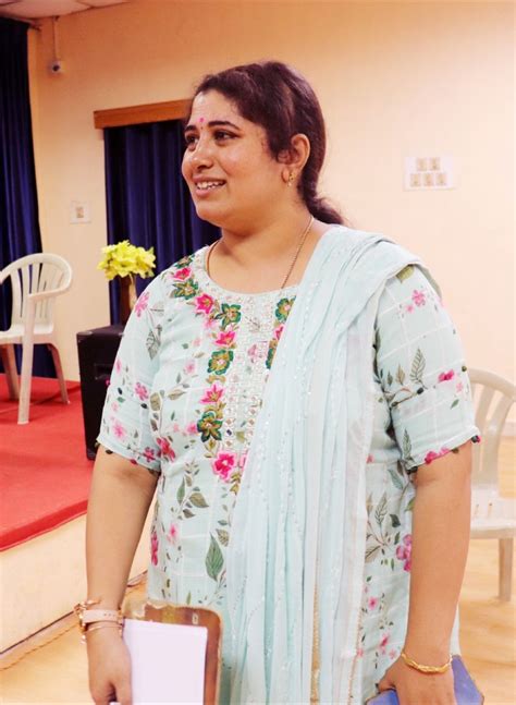 Uma Maheswari On Linkedin Tellaboutyourself Tellyourstory Hr Speakwithconfidence