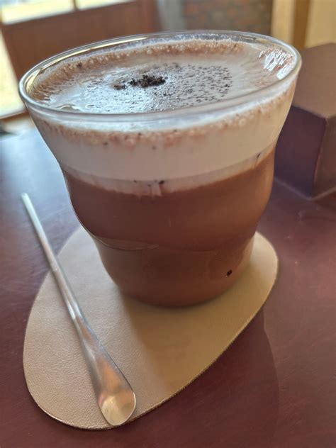 劉依貞 劉依貞 Added A New Photo