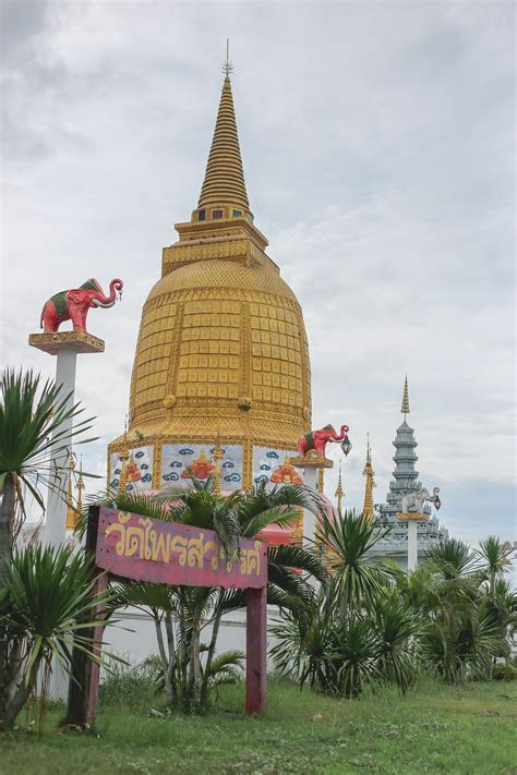 วัดไพรสวรรค์ ปางศิลาทอง กำแพงเพชร ที่นี่ กำแพงเพชร