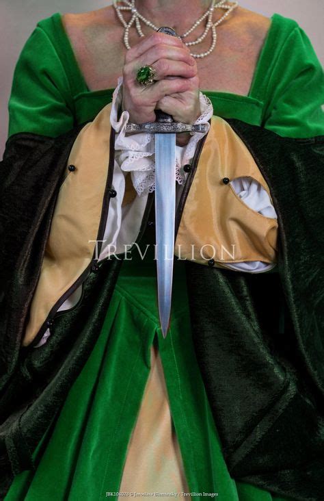 Dagger Holding Pose Reference