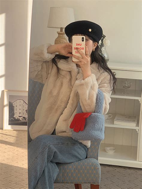 웰리 밍크퍼 카라 양털 겨울 크롭 무스탕 자켓2color 에이블리