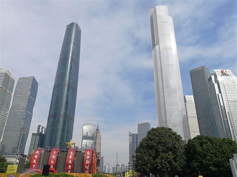 目击2018广州灯光节过后的花城广场