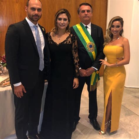 Me Senti Violada Diz Nora De Bolsonaro Sobre Reportagem Brasil