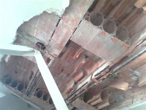 Jáchal Revuelo En Una Escuela Por La Caída De Una Parte Del Techo