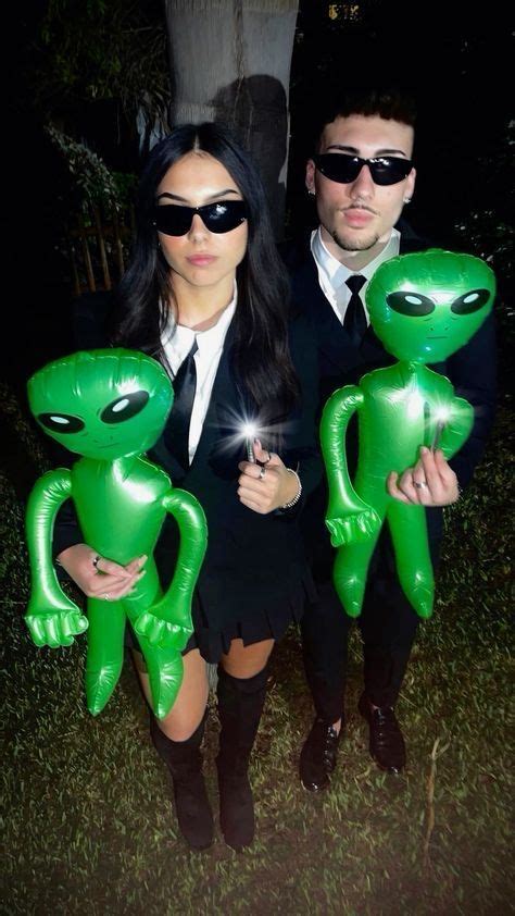 Pin De Tarso A En Disfarcess En 2025 Disfraces De Halloween Parejas
