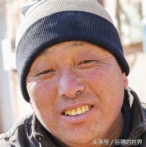 魯北農民大哥種了5畝草鍾乳農村大集賣的不錯，大哥說年前生意火 每日頭條