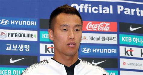 질문에 답하는 김신욱