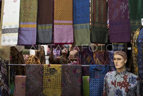 ATURAN LARANGAN IMPOR TEKSTIL ANTARA Foto