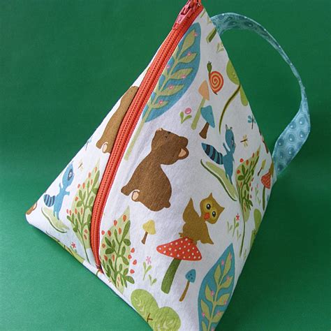 Triangle Tote Bags A Free Pattern Shiny Happy World