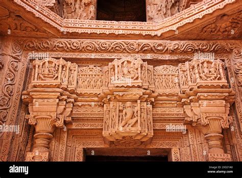 Carvings Inside The Sas Bahu Temple Fort Complex Gwalior Madhya
