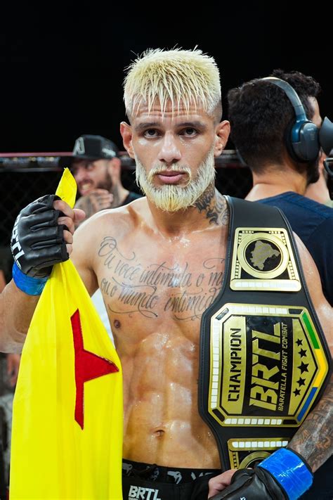 Thomas Bryan E Brtl Fight Combat Promovem Ação Em Prol De Afetados Pela