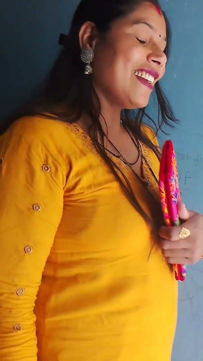 Akeli Na Bajar Jaya Karo Najar Lag Jayegi ☺️ Youtube