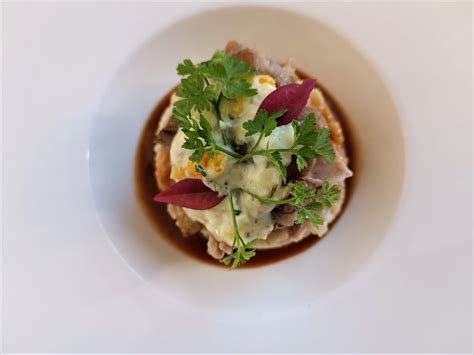 Jarret De Porc Confit 6 Heures Et Son Jus Réduit Aux Truffes Risotto