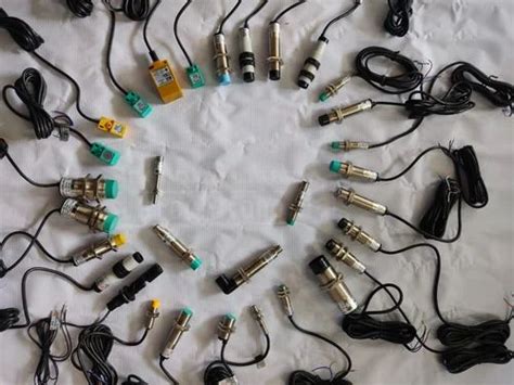 2 5 Mm Dolphin Proximity Sensor 5 V NPN At 170 Piece In Ahmedabad