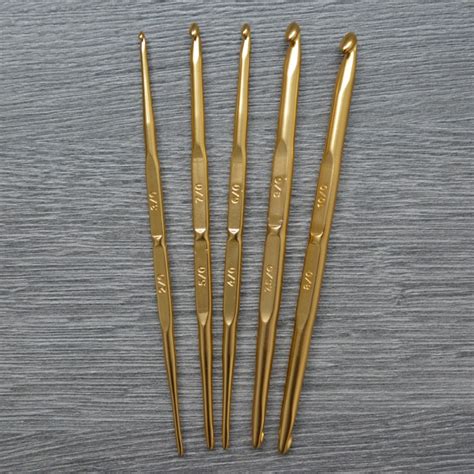 Hamanaka Ami-Ami Crochet Hook Set - Azuleta