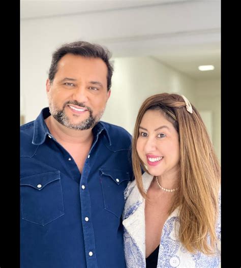 Foto O apresentador Geraldo Luís faz limpeza de pele e radiofrequência facial Purepeople