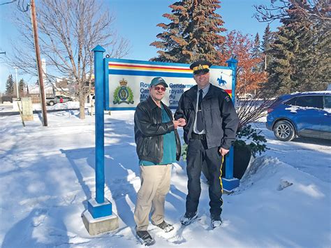 Three Hills Rcmp Detachment Commander Praises Good Samaritan For