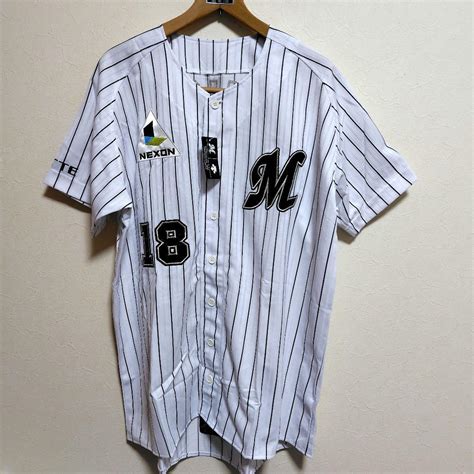新品タグ付き デサント 元千葉ロッテマリーンズ 藤岡貴裕選手レプリカユニフォーム By メルカリ