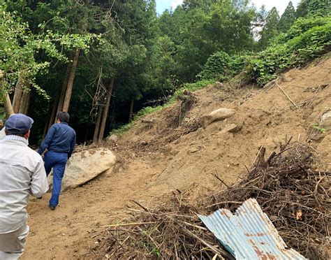 片峰かずや 2023年7月26日 唐津市の七山へ災害確認に山下参議院議員と田中県議会議員に同行させていただきました。 国、県、市、が