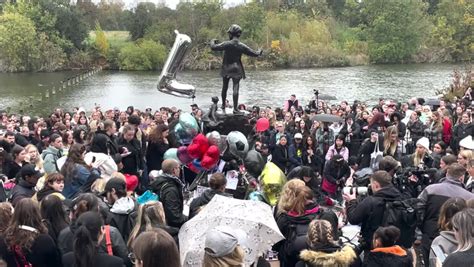 Liam Payne Fans Sing One Direction Songs During Emotional Hyde Park