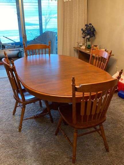Tell City Maple 44” Round Pedestal Table With 2 115” Leaves And 4