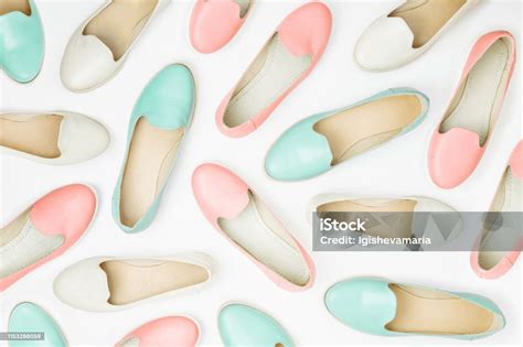파스텔 색상의 화려한 신발을 만든 패턴입니다 아름다움과 패션 컨셉 플랫 레이 평면도 0명에 대한 스톡 사진 및 기타 이미지 0명 가죽 개념 Istock