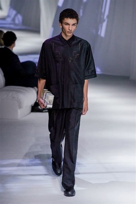 desfile de fendi colección primavera verano 2021 semana de la moda