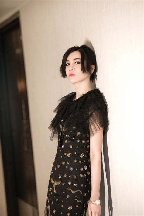 尚雯婕出席罗博报告美好生活方式盛典 获年度音乐唱作人奖项 黑金经纪 Bgtalent 黑金娱乐集团