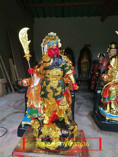 关公神像图片树脂塑像彩绘贴金站关公像河南佛像厂直销 阿里巴巴