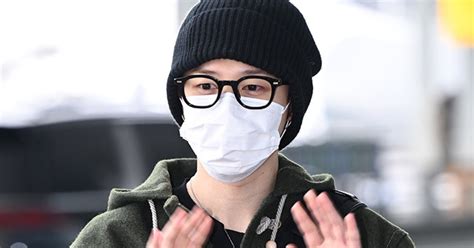 방탄소년단 지민 아침을 깨우는 출국 인사 포토엔hd