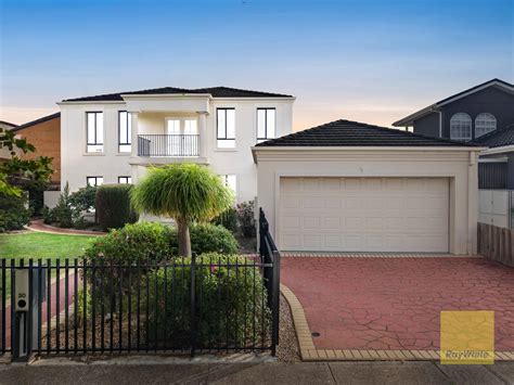 30 Wentworth Drive Taylors Lakes Vic 3038 Domain